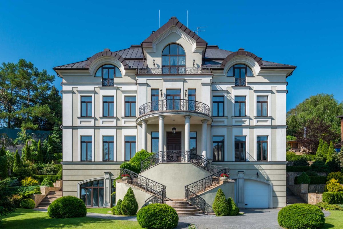 How Custom Architectural Windows Transform Your Home’s Design | EconoShield